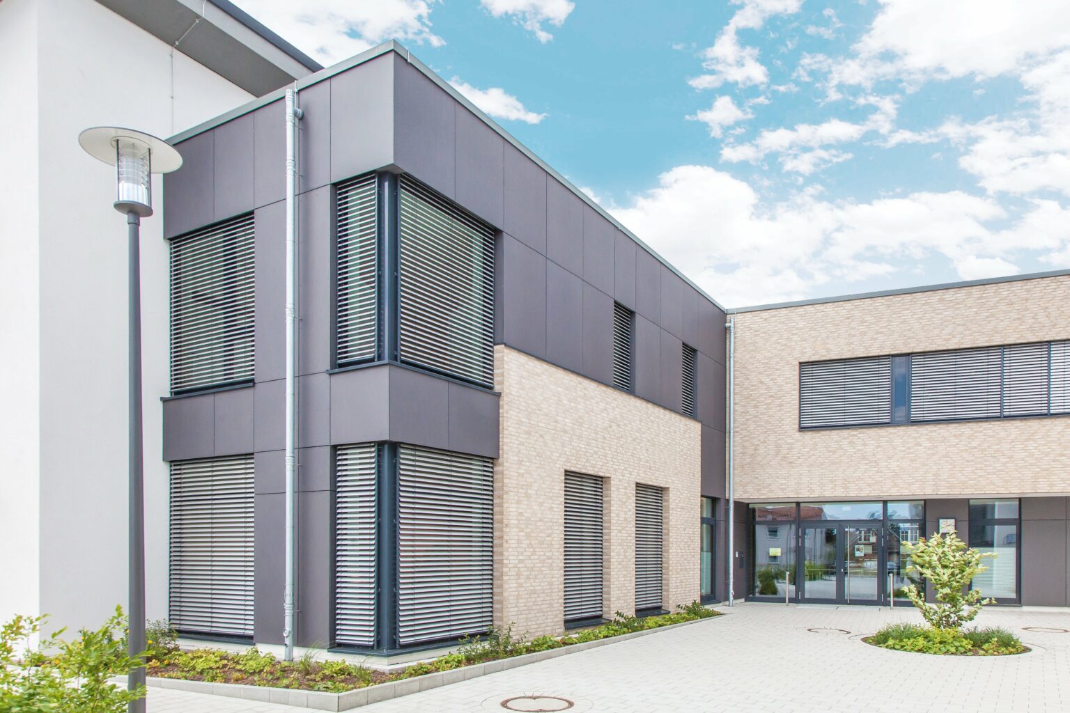 Peine Grundschule – ALU-BAU Gräbner GmbH